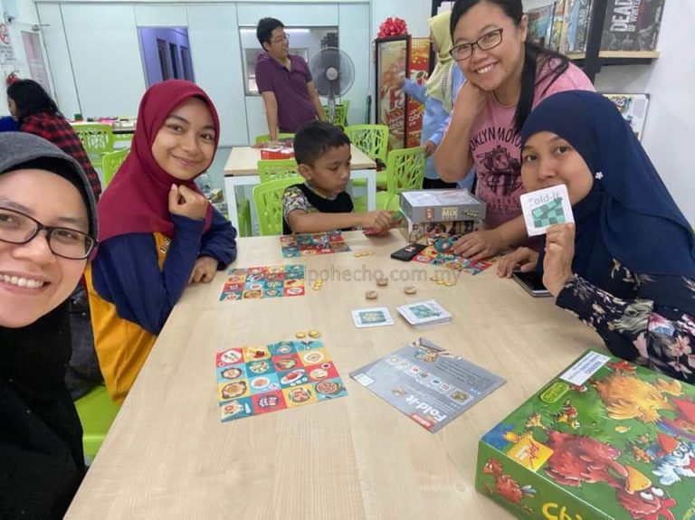 Put the Phone Away at Tiny House Board Game Café! | Ipoh Echo