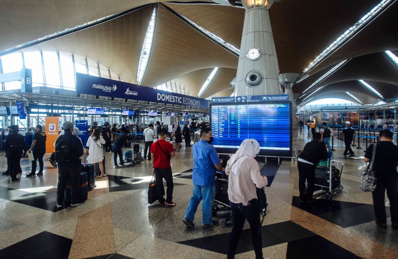 Proposal to Reopen Country's Borders Yet to Be Discussed | Ipoh Echo