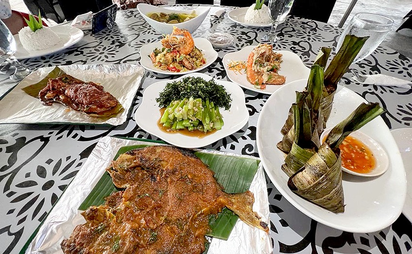 Laman Manjoi Restaurant: A Paradise of Muslim-Chinese Cuisine During ...