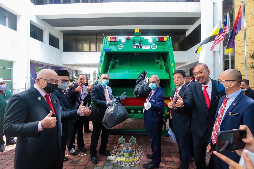 MBI Adds Garbage Compactor Trucks to Improve Garbage Collection | Ipoh Echo