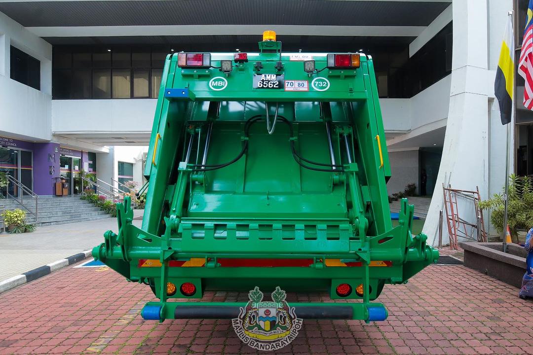 MBI Adds Garbage Compactor Trucks to Improve Garbage Collection | Ipoh Echo