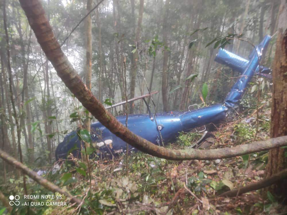 Helicopter made an emergency landing in Cameron Highlands. | Ipoh Echo
