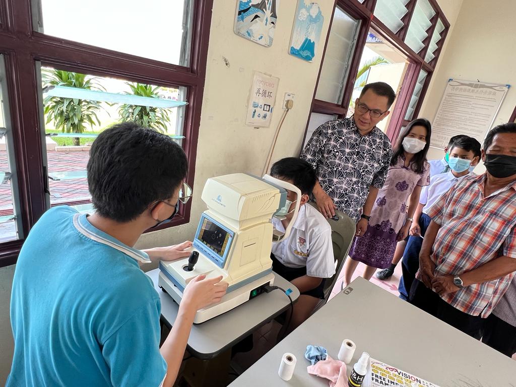 130 students given free eye exams | Ipoh Echo
