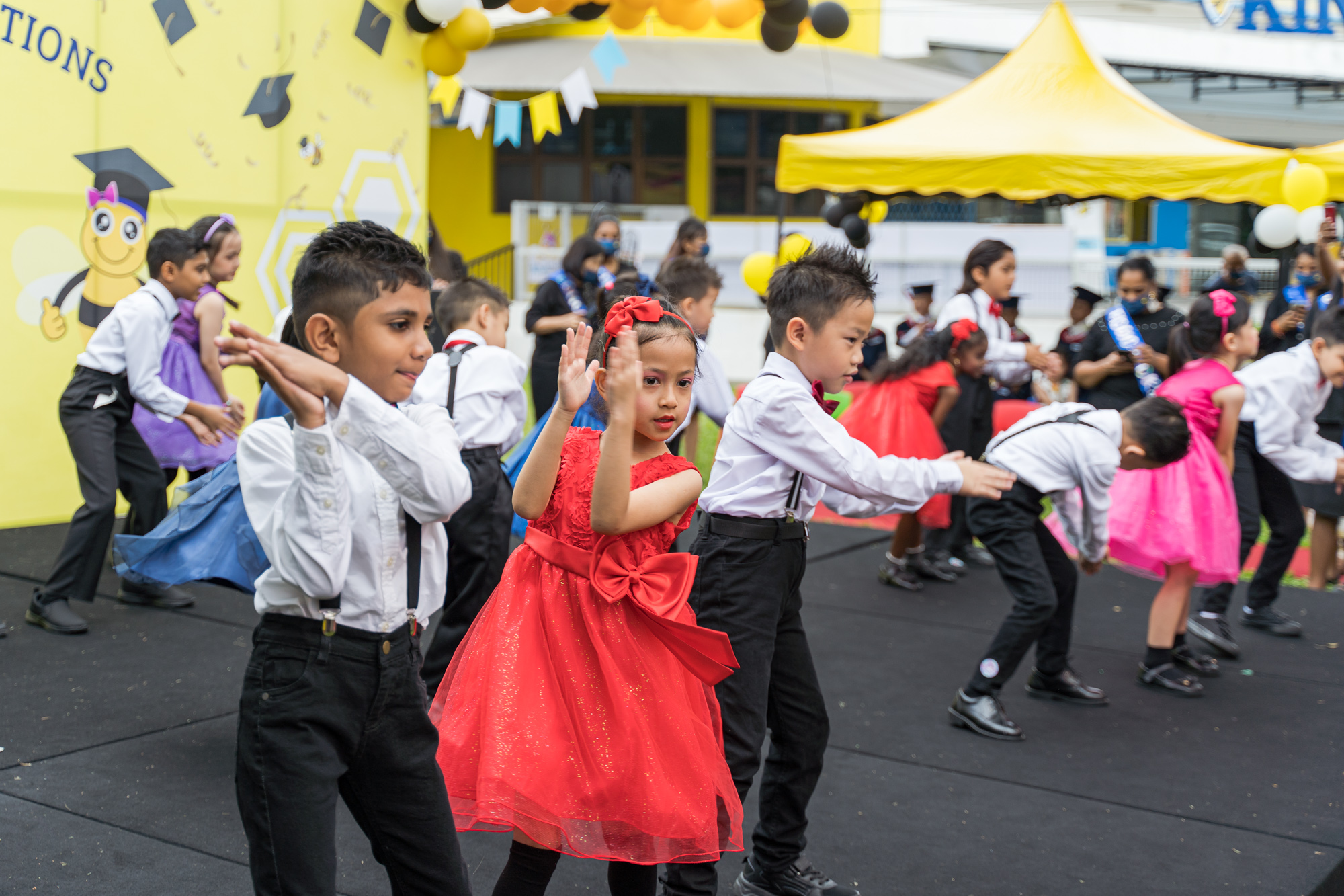 Kinder Labz Students Share Joy With Others During Their Graduation ...