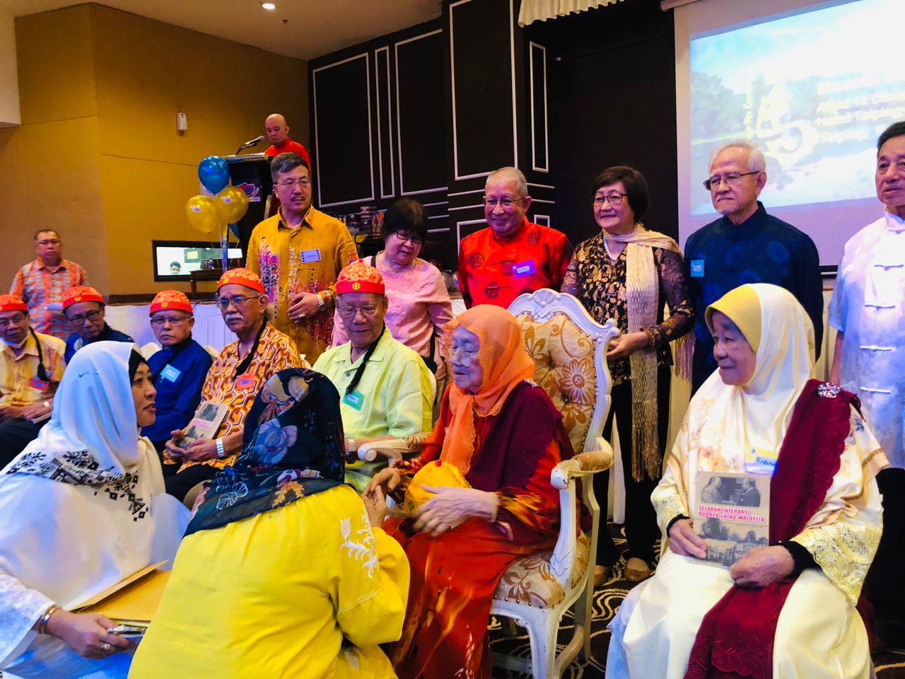 More than 400 descendants of Hussin Ma Kwantung gather, get to know the ...