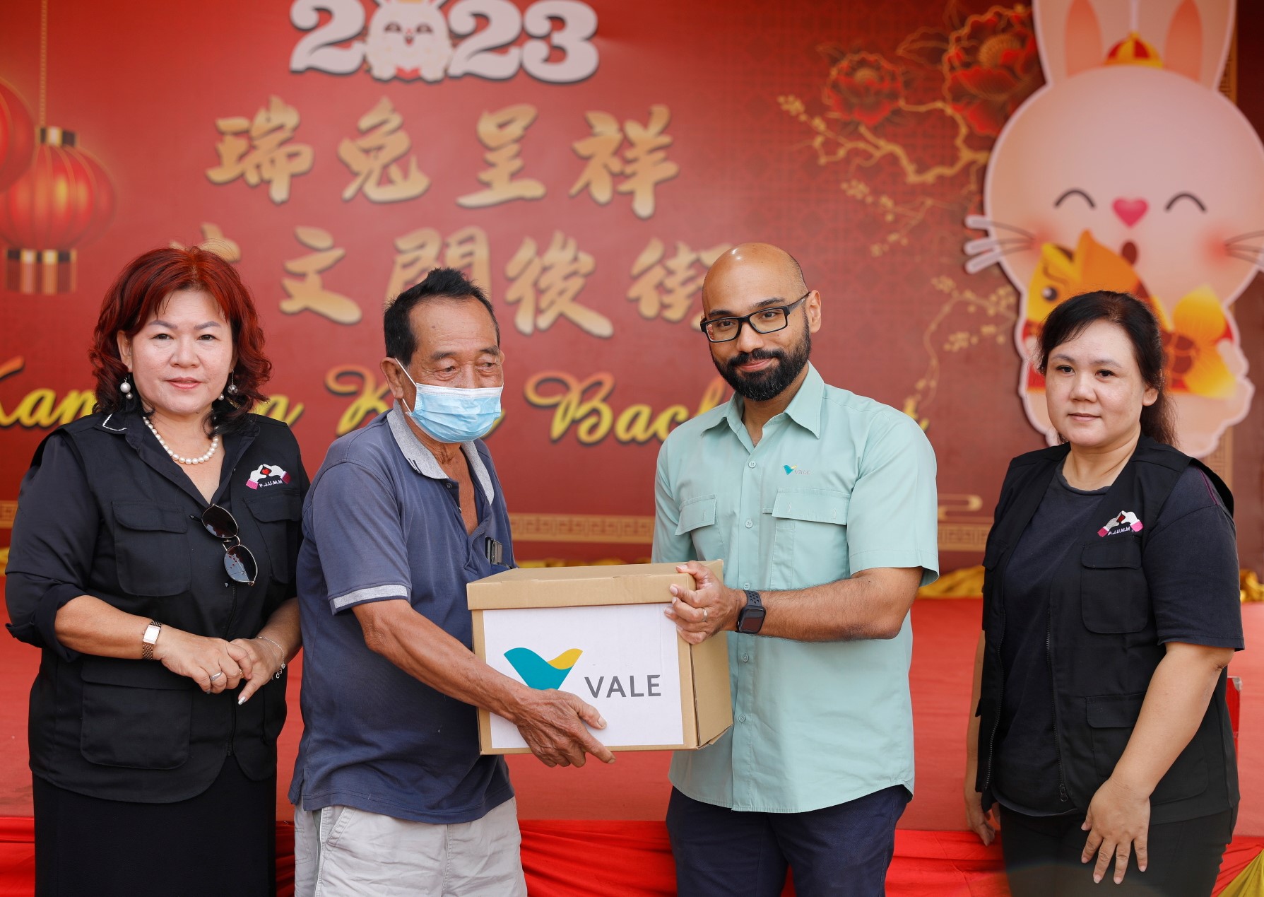 Vale Shares The ‘Huat’ With Families In Manjung This Chinese New Year ...