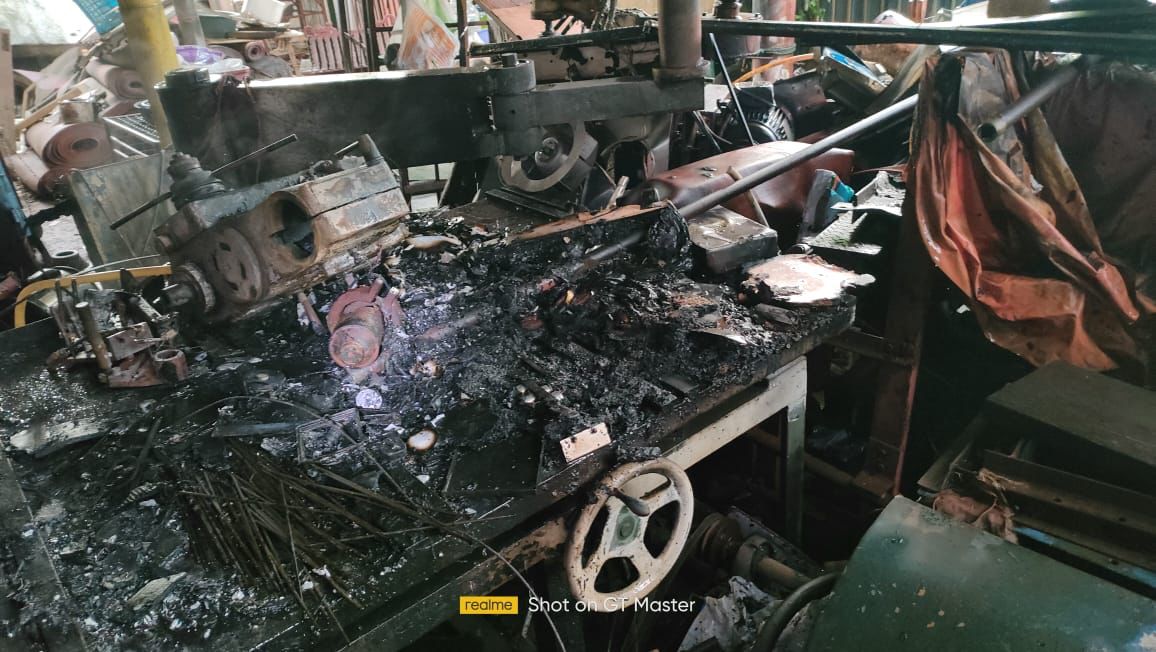 Machines and fibres in a plastic factory were destroyed by fire | Ipoh Echo