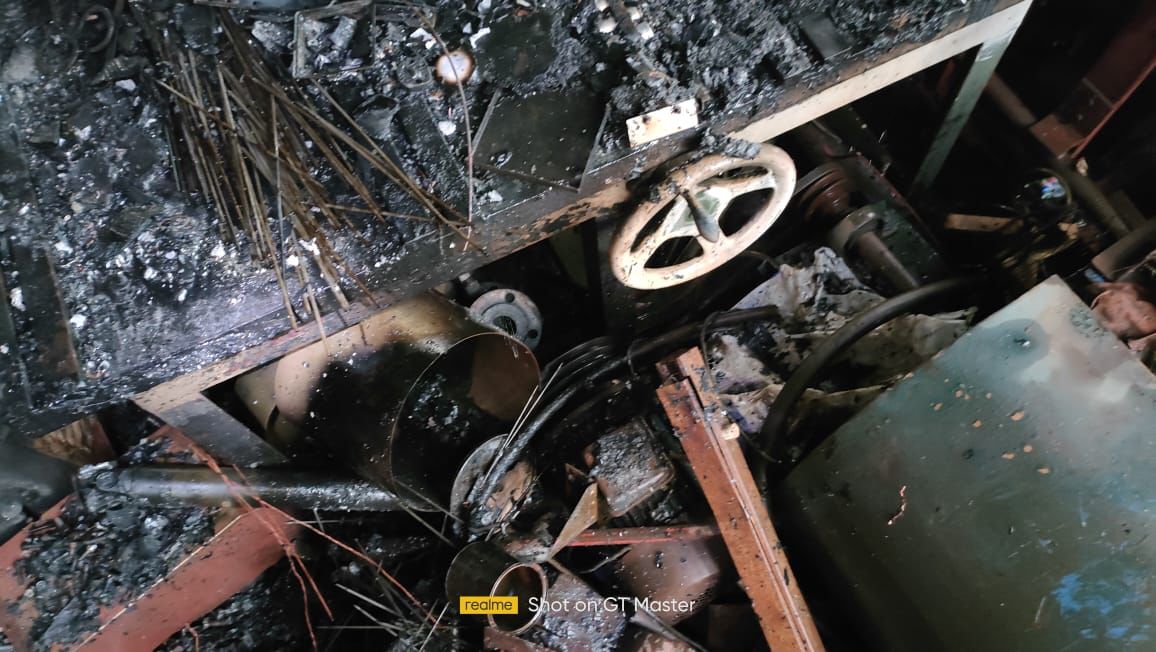 Machines and fibres in a plastic factory were destroyed by fire | Ipoh Echo