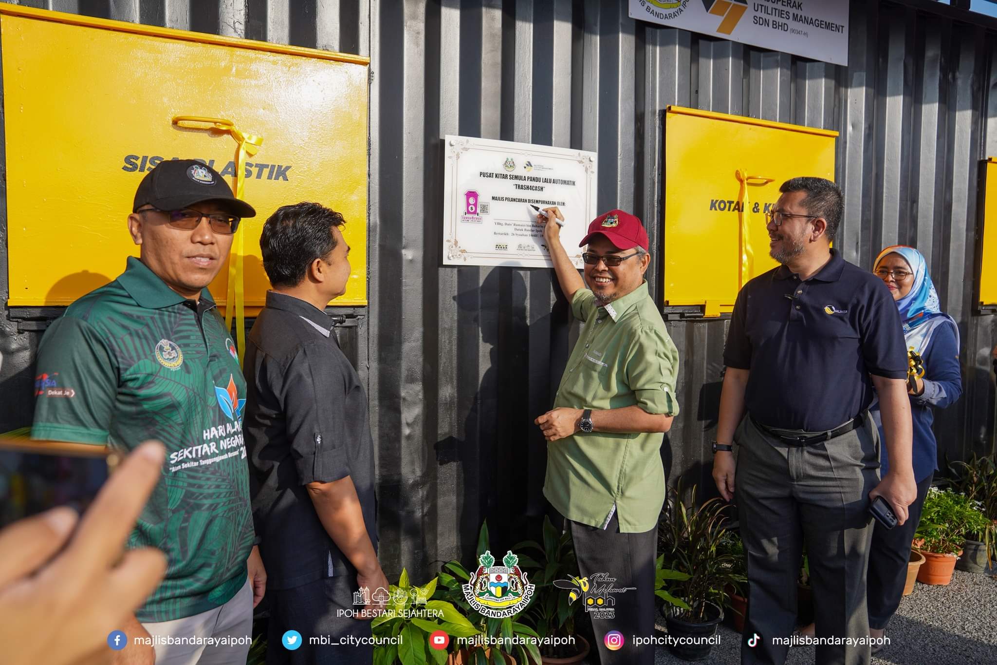Launch of Automated Drive-Thru Recycling center 'Trash4cash' | Ipoh Echo