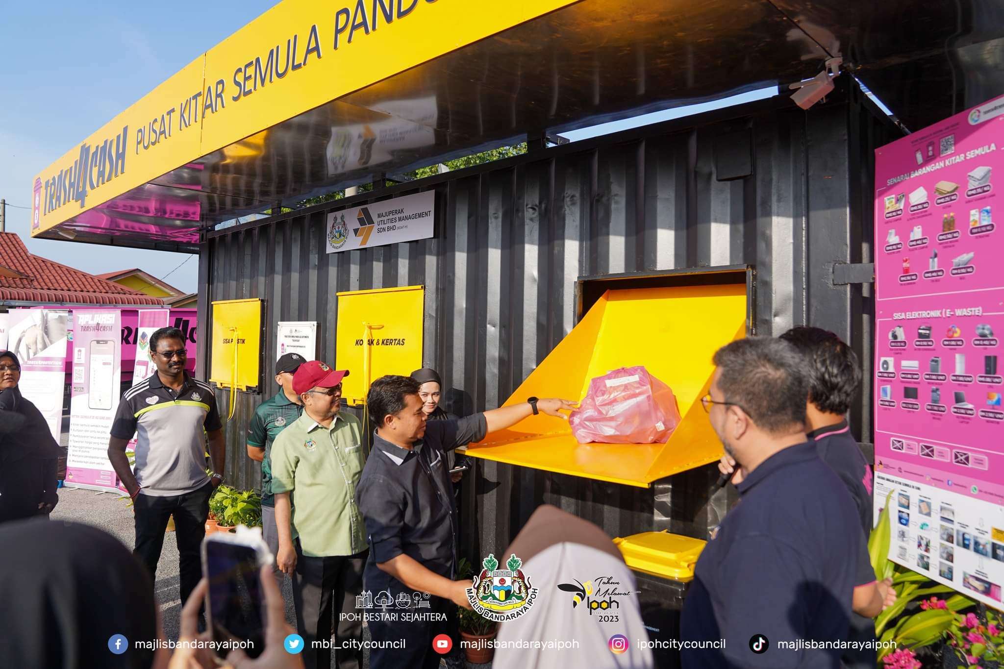 Launch of Automated Drive-Thru Recycling center 'Trash4cash' | Ipoh Echo