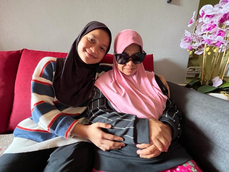 Econsave and SMK Raja Perempuan Ipoh help Hanis Sofea | Ipoh Echo
