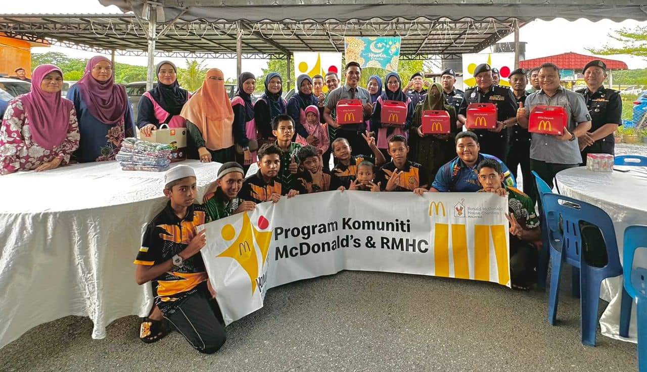 75 orphans of Yayasan Amanah Nur Maisarah, Chemor received 'moreh food ...