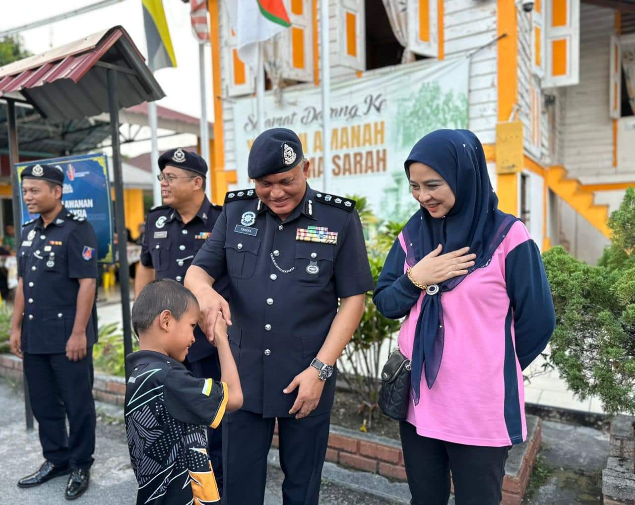 75 orphans of Yayasan Amanah Nur Maisarah, Chemor received 'moreh food ...
