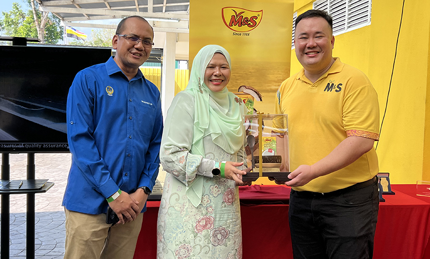 M&S distributed more than 5,000 packs of santan to local entrepreneurs ...