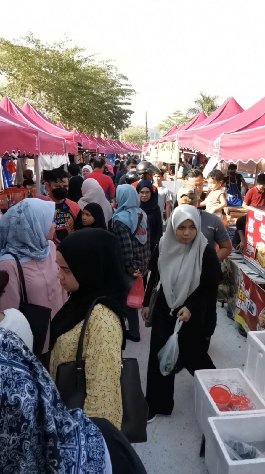Controversial bazaar at Meru Roundabout creates amazing vibes | Ipoh Echo