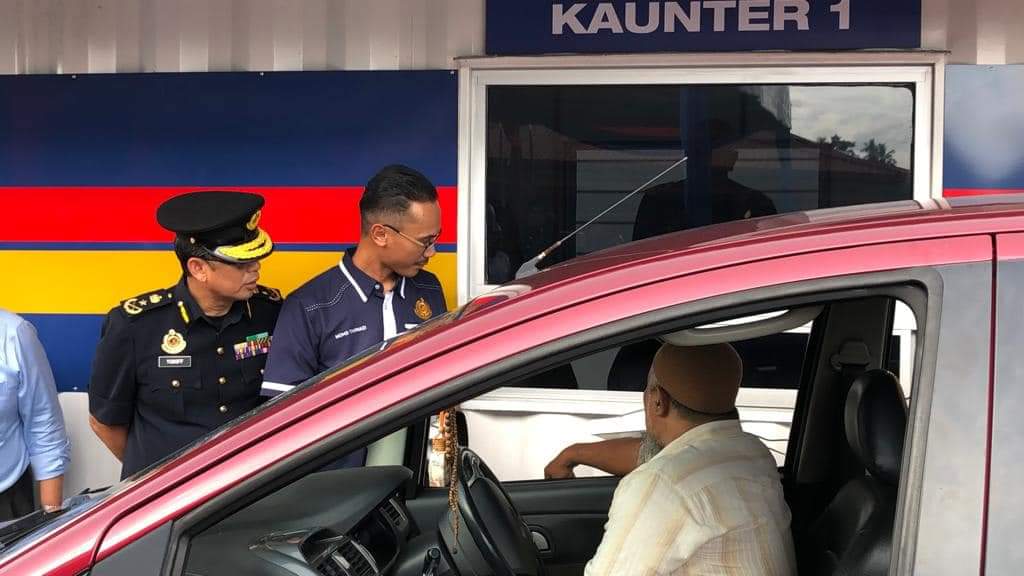 The opening of the JPJ Kuala Kangsar drive-thru counter makes things ...