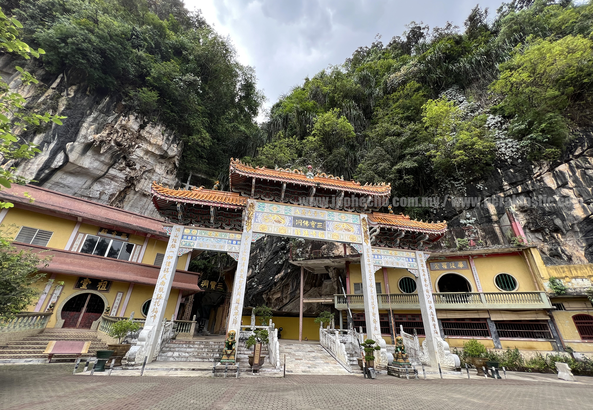 Discover the Beauty of Sam Poh Tong Temple | Ipoh Echo