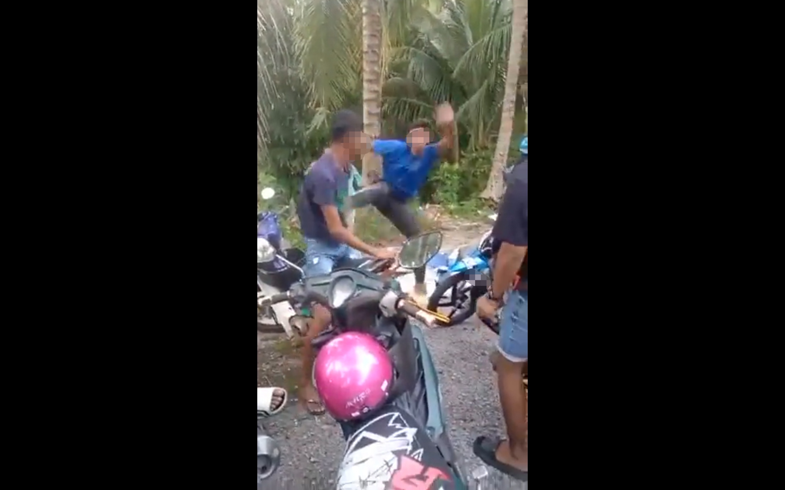 Police investigate a fight between a group of teenagers that went viral ...