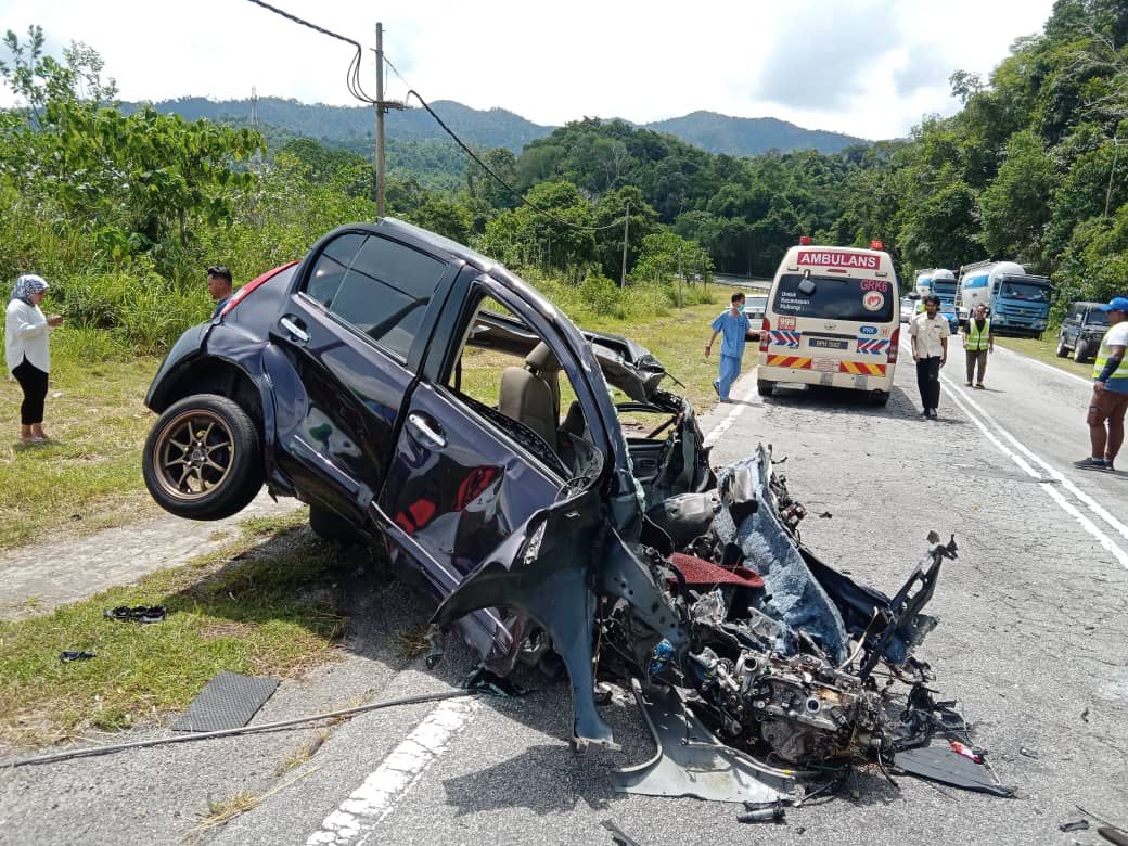 A husband and wife died, 3 children seriously injured in a car and ...