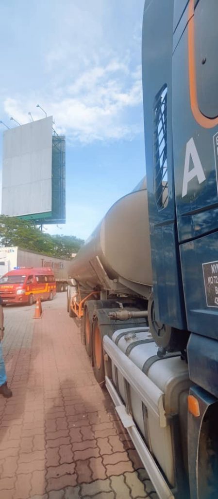 Chemical spill, methanol tanker truck leaking | Ipoh Echo
