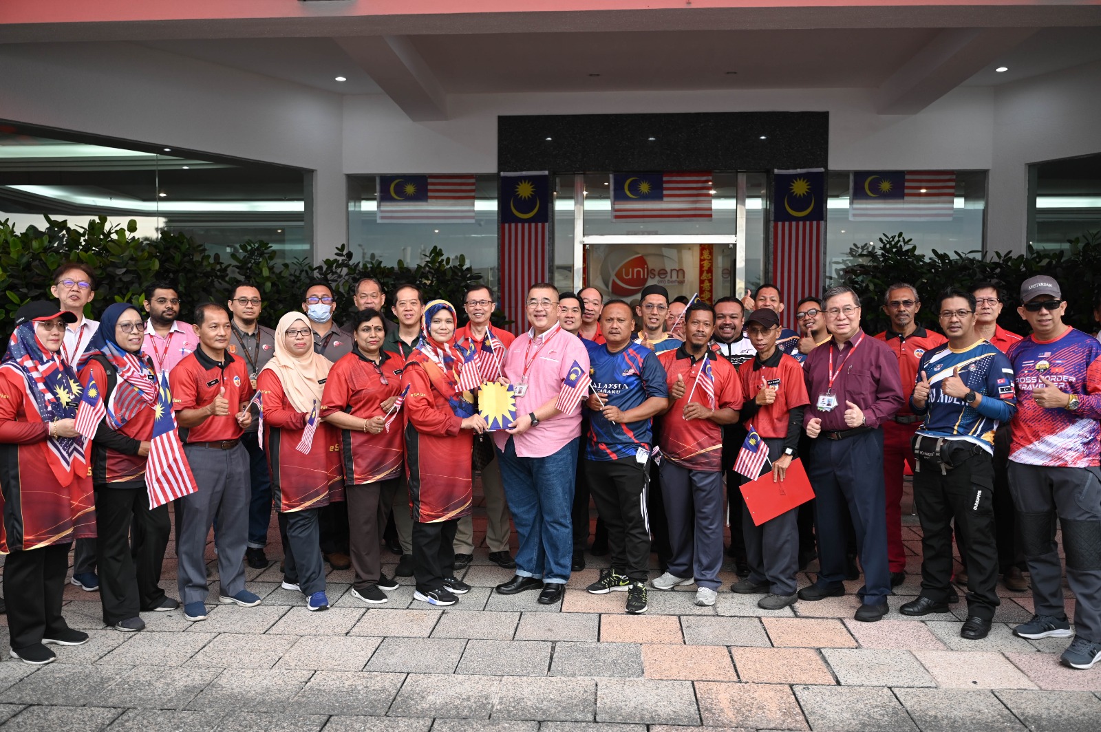 500 students, teachers of SMK Simpang Pulai in collaboration with ...