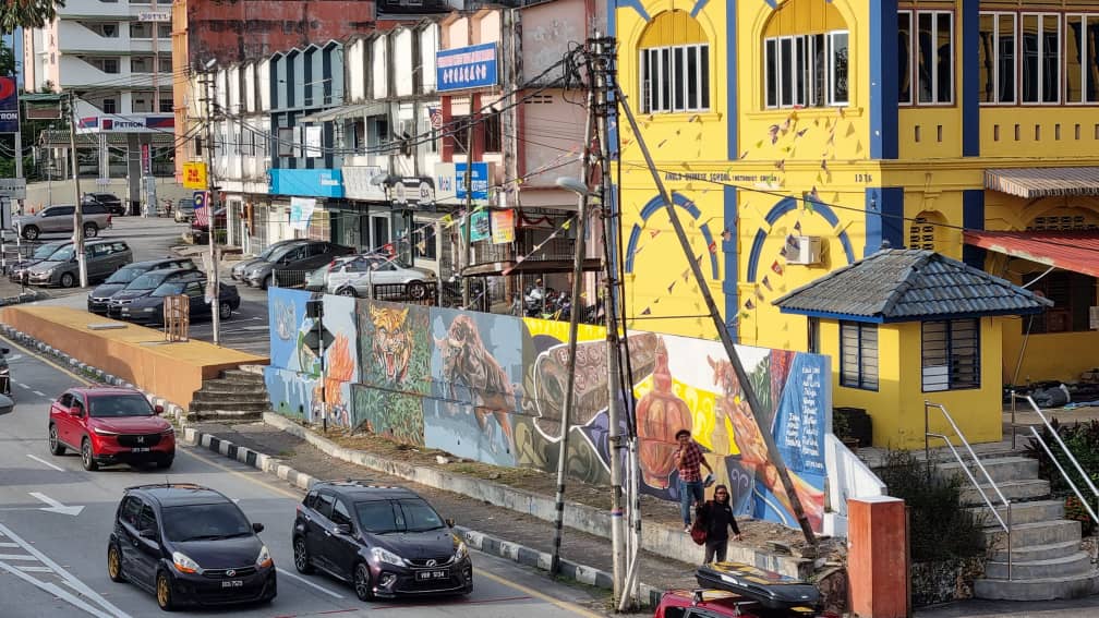 Mural Painting by UTAR Staff in Conjunction with Visit Perak 2024 ...