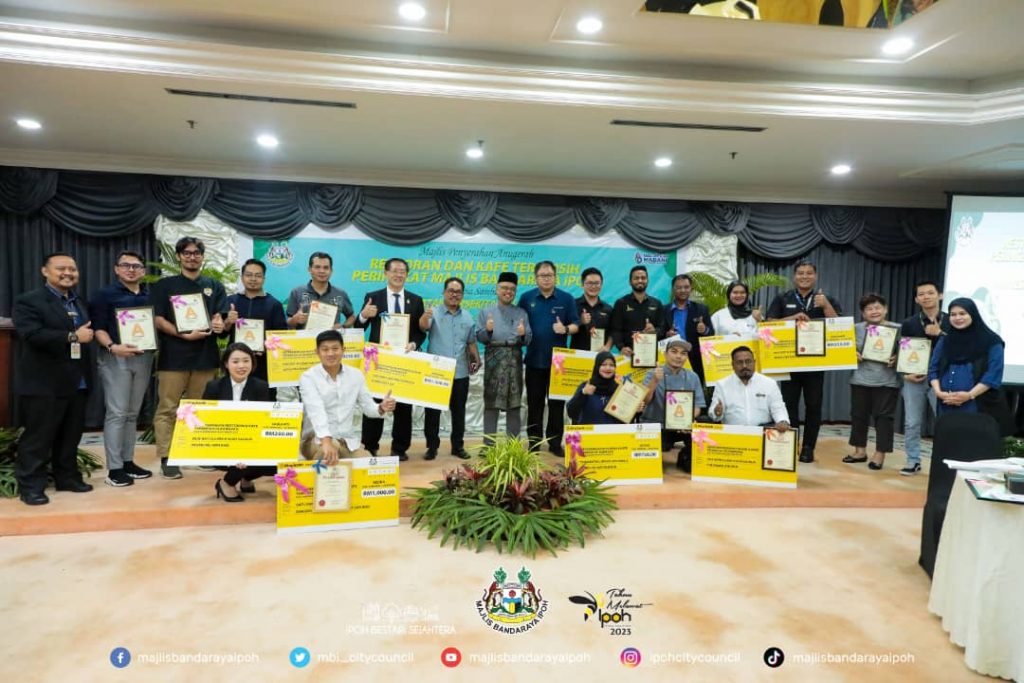 Cawan Mu Restaurant in De Garden Triumphs in Cleanest Restaurant and ...