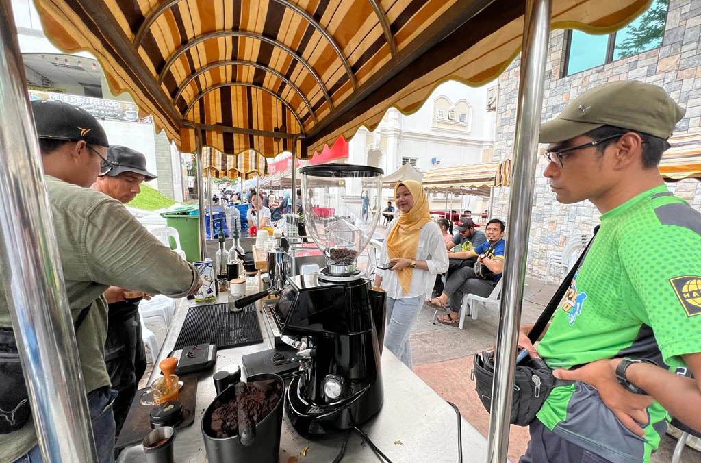 Extraordinary Turnout as Over 1,000 People Visit Mini Coffee Festival ...