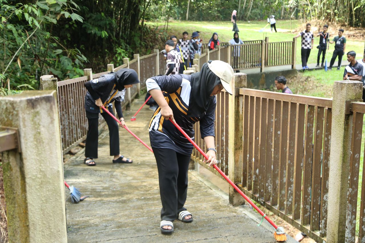 More than 700 students, staff from PSAS accompany and share expertise ...