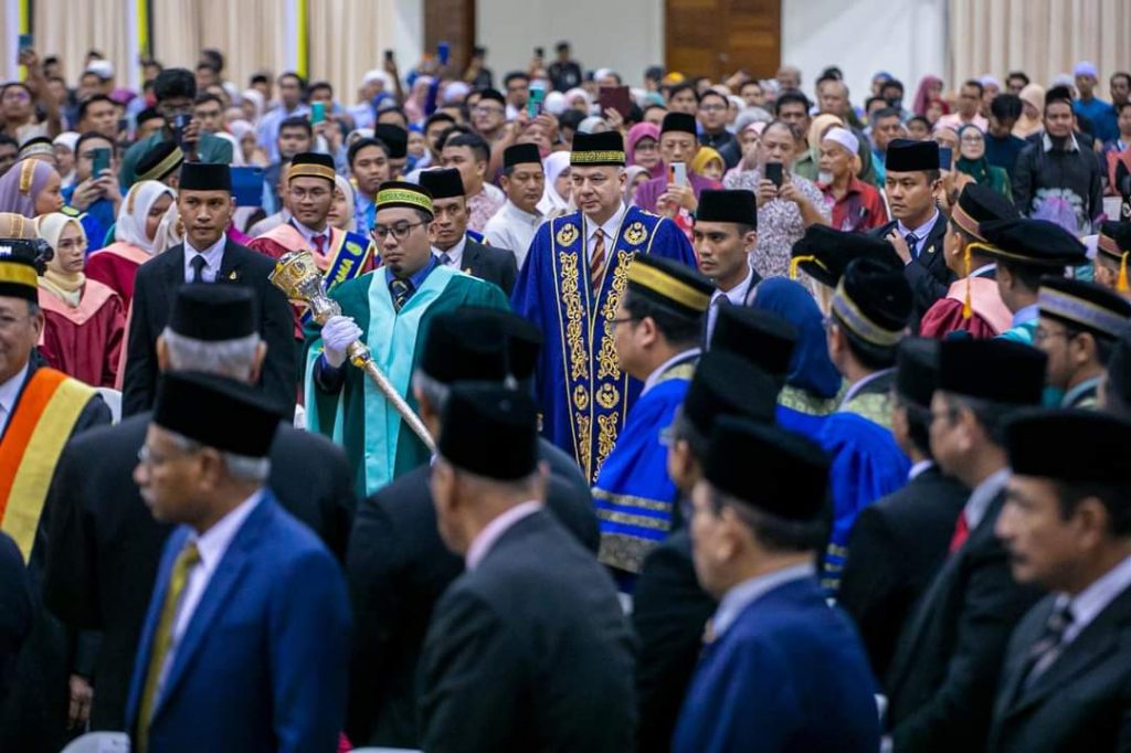 1,592 Graduates Receive Degrees and Diplomas at 16th Convocation ...