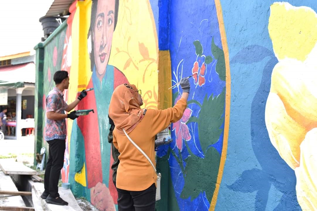 Mural Beautifies Beruas Town, Becomes a Picture-Perfect Spot for ...
