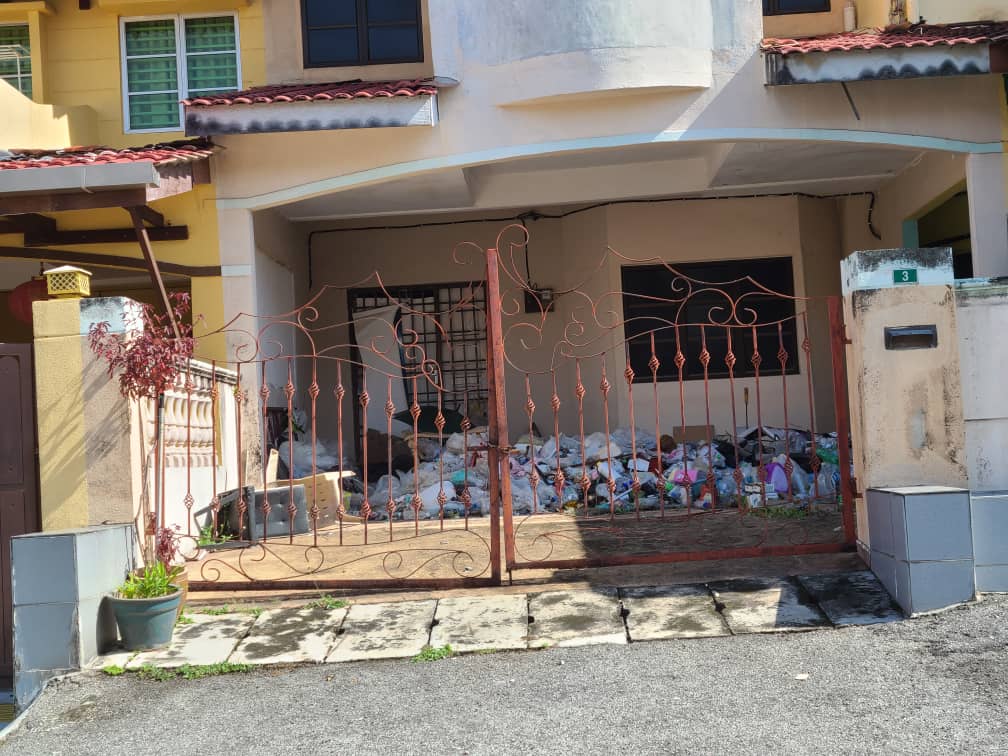Garbage Vigilante: House or Landfill? | Ipoh Echo