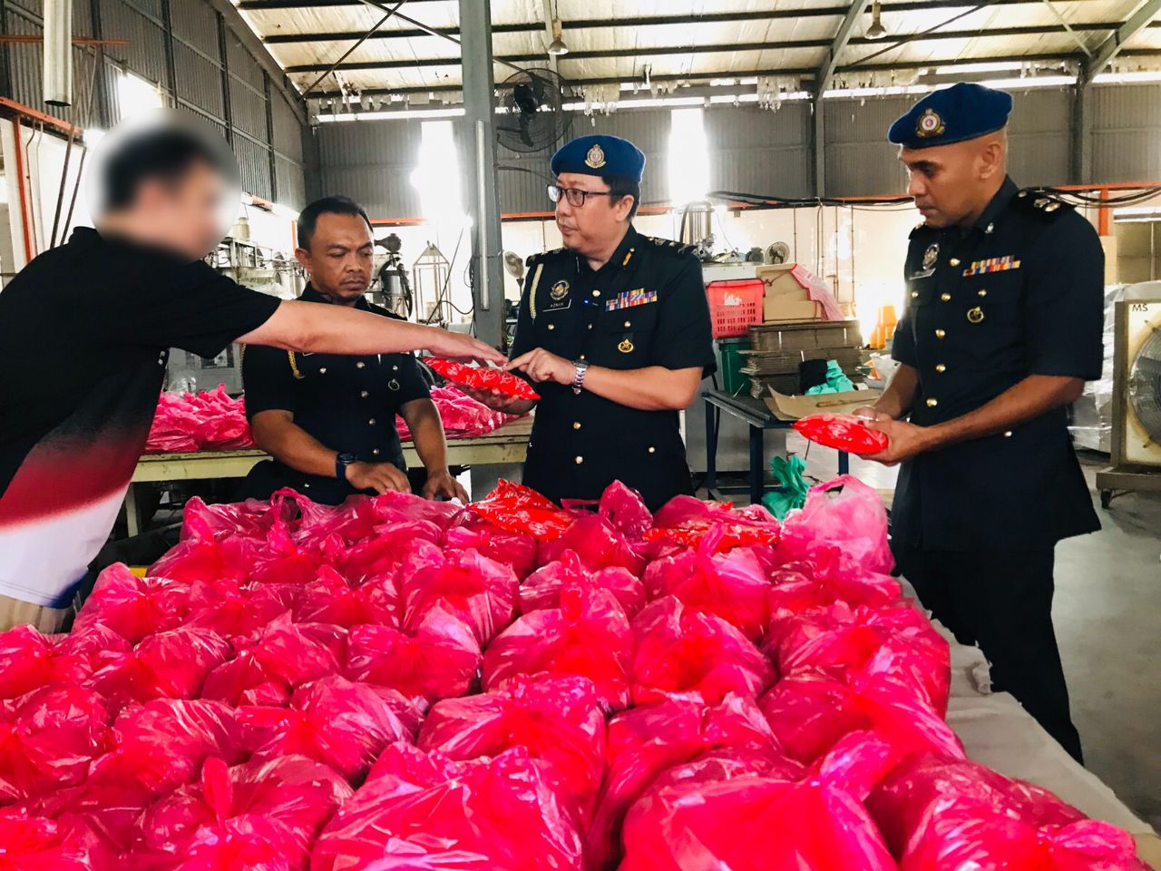 Unlicensed Halal Logo and Unhygienic Conditions Prompt Raid on Chilli ...