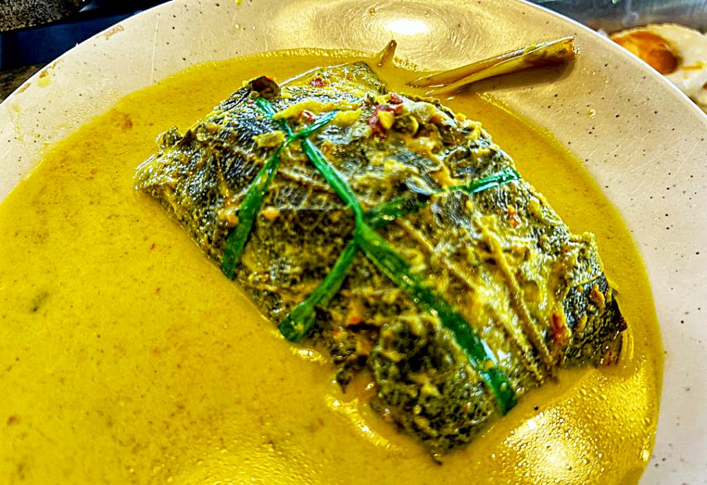 48-Hour Simmer, Three Generations' Authentic Recipe! | Ipoh Echo