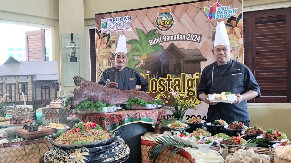 Steamed glutinous rice and boiled sweet potatoes added to the Ramadan ...