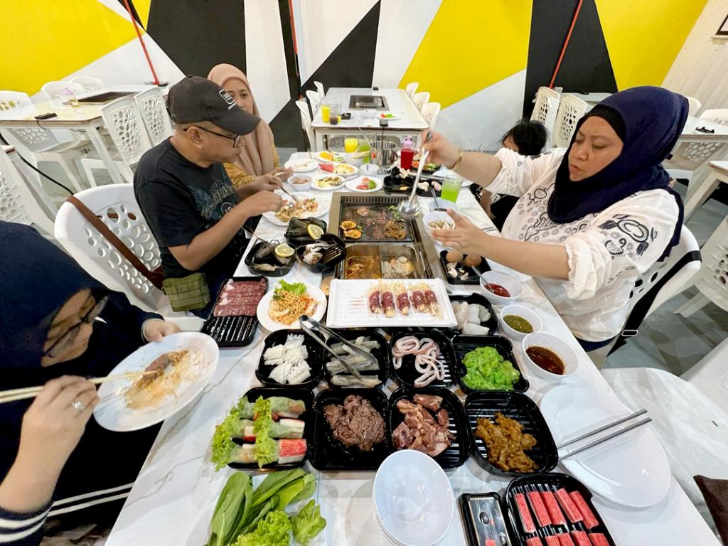 Lowest priced Ramadan Buffet: Johan Steamboat Tambun & Grill Restaurant ...