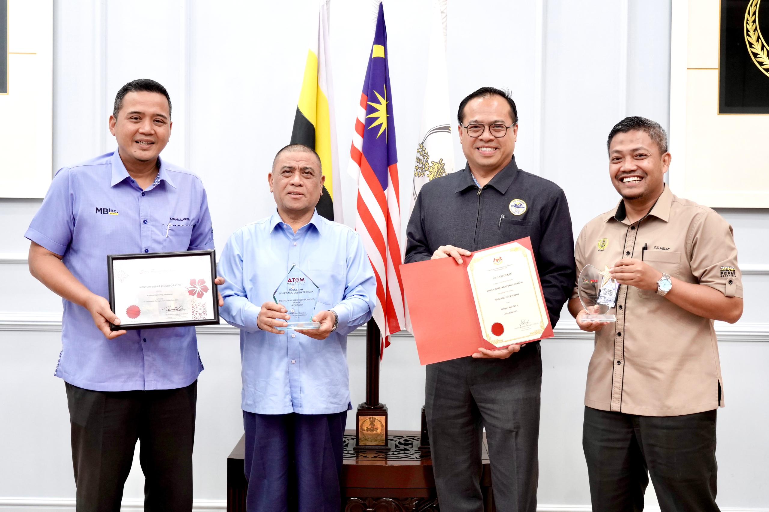 MB Inc. Perak Receives Best Licensee Award from Atom Malaysia | Ipoh Echo