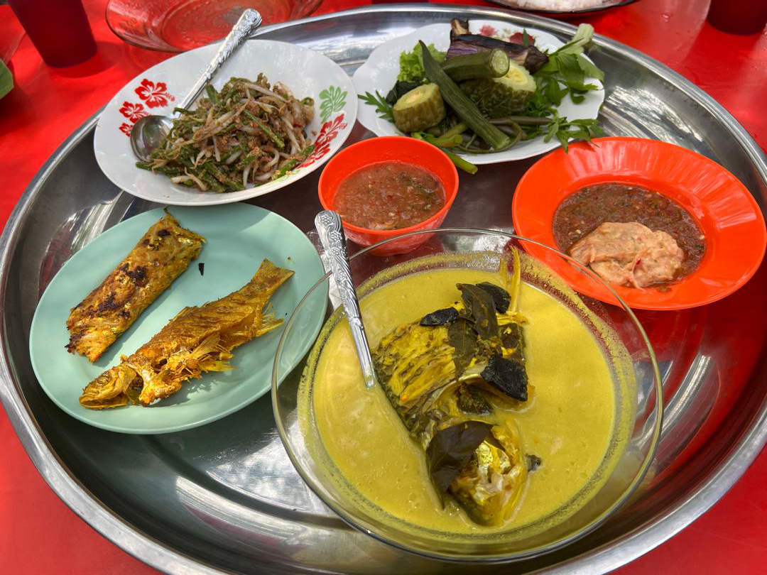 Mak Tam's Nasi Talam Set - Malay Traditional Taste! | Ipoh Echo
