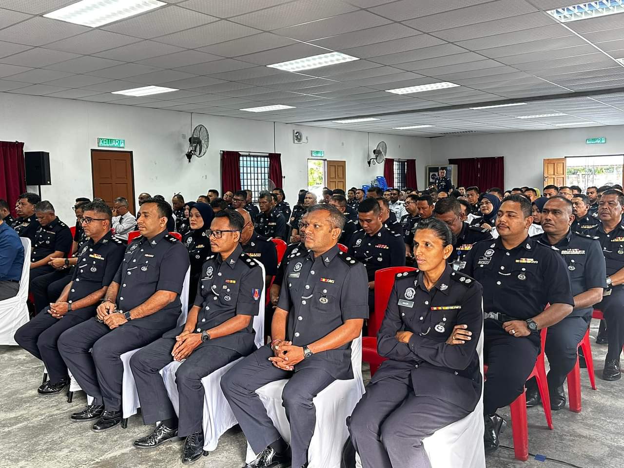 107 police officers and personnel IPD received Excellent Service Award ...