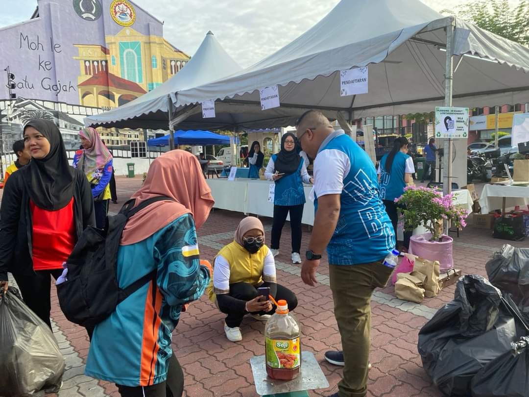 MDBG encourages the community to recycling practices with 3R Programme ...