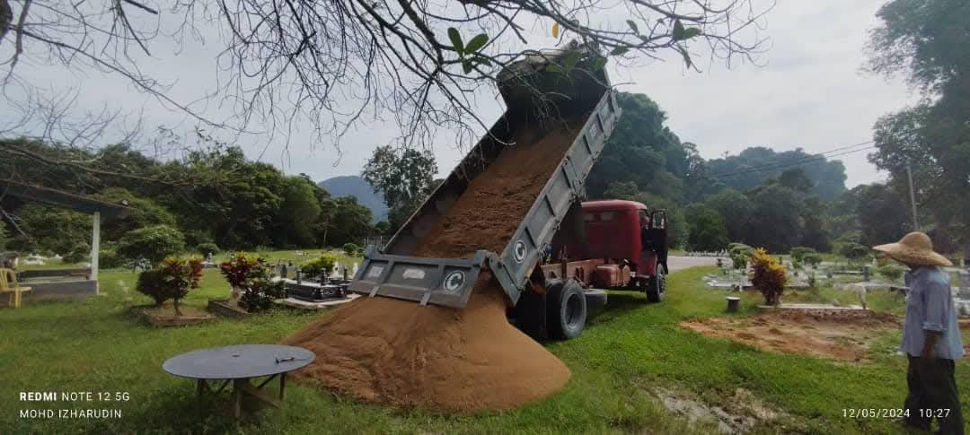 MB Inc Perak donates river sand to JKKK Kampung Kepayang | Ipoh Echo