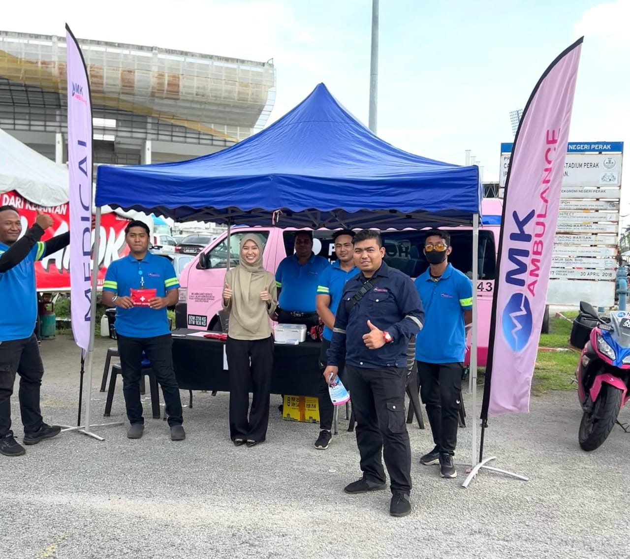 MK Ambulance Personnel on Standby at Stadium Ramadan Bazaar | Ipoh Echo