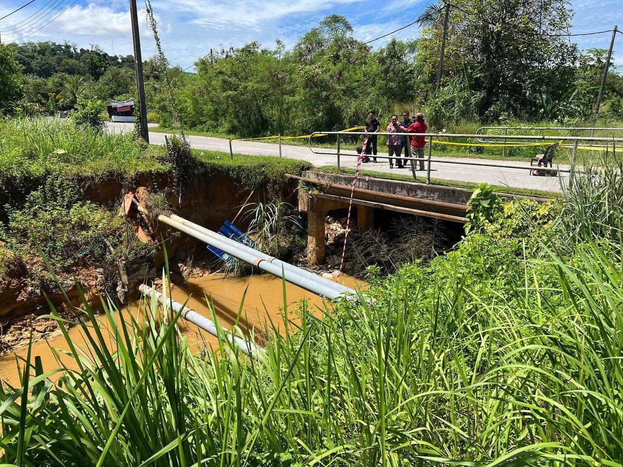 Urgent action needed for soil erosion at Bridge to SK Polis Hutan | Ipoh Echo