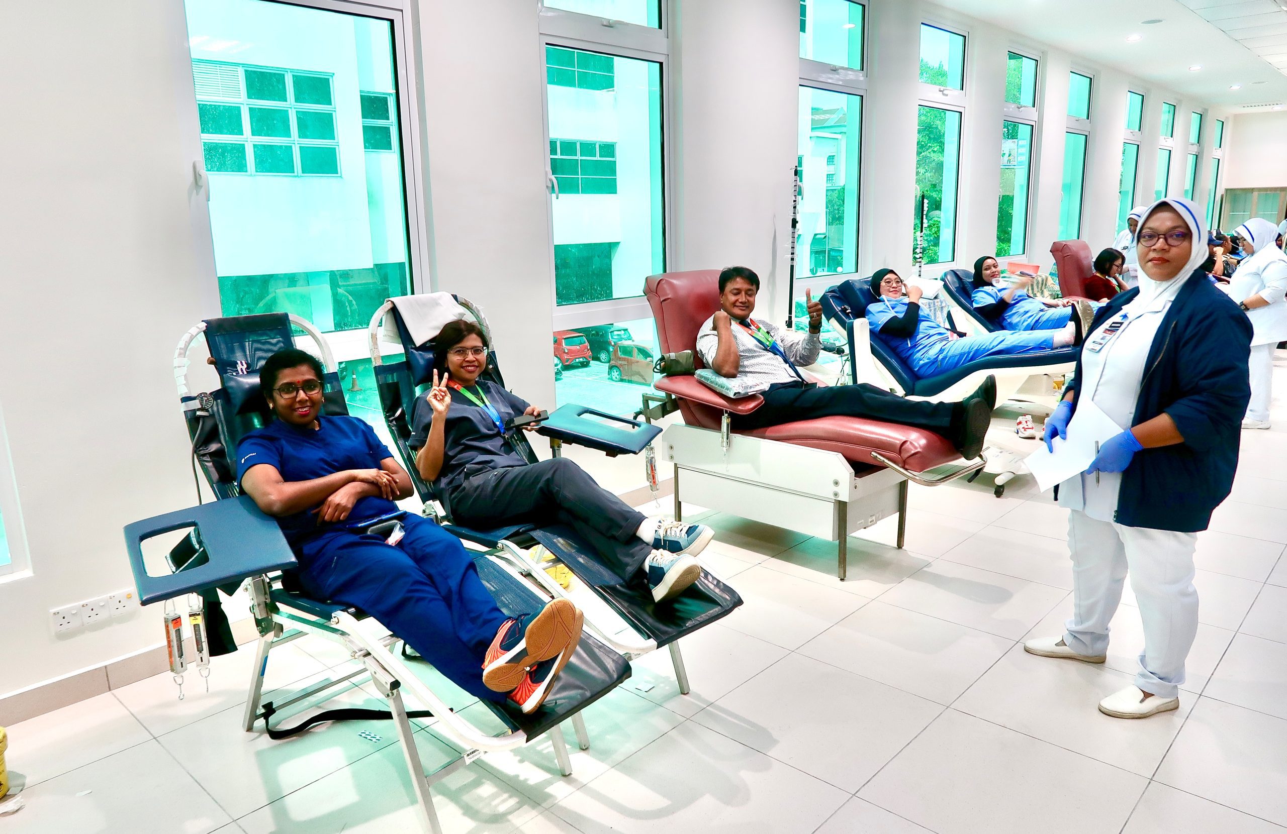 Pantai Hospital Ipoh sends 20 blood donor volunteers to aid bus crash ...