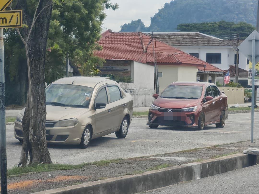 Uneven Road Bumps: 'Flying' Car Incidents Frequently Occur in Pekan ...