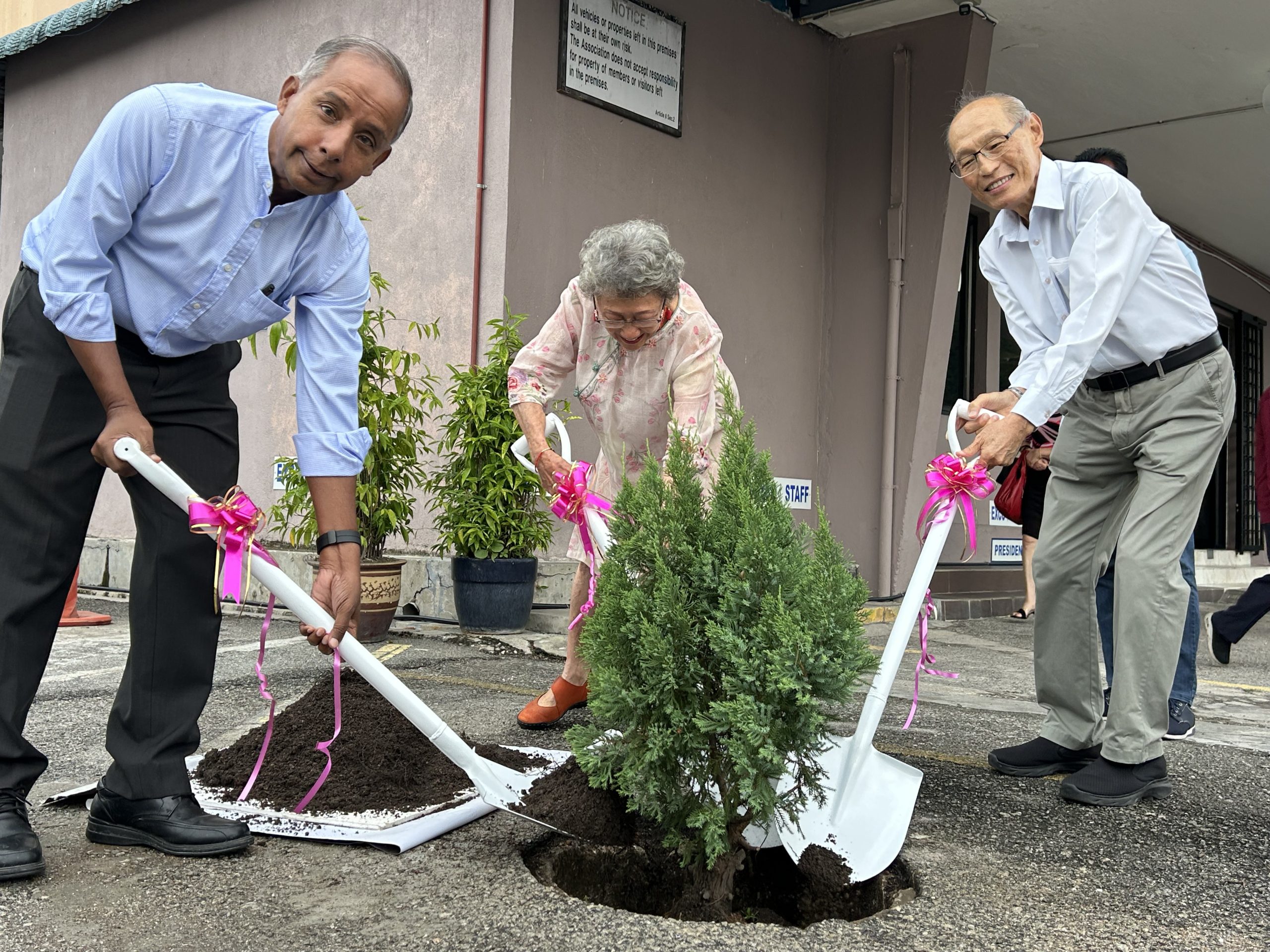 YMCA Ipoh Marks Senior Day by Planting Symbolic Dementia Tree | Ipoh Echo