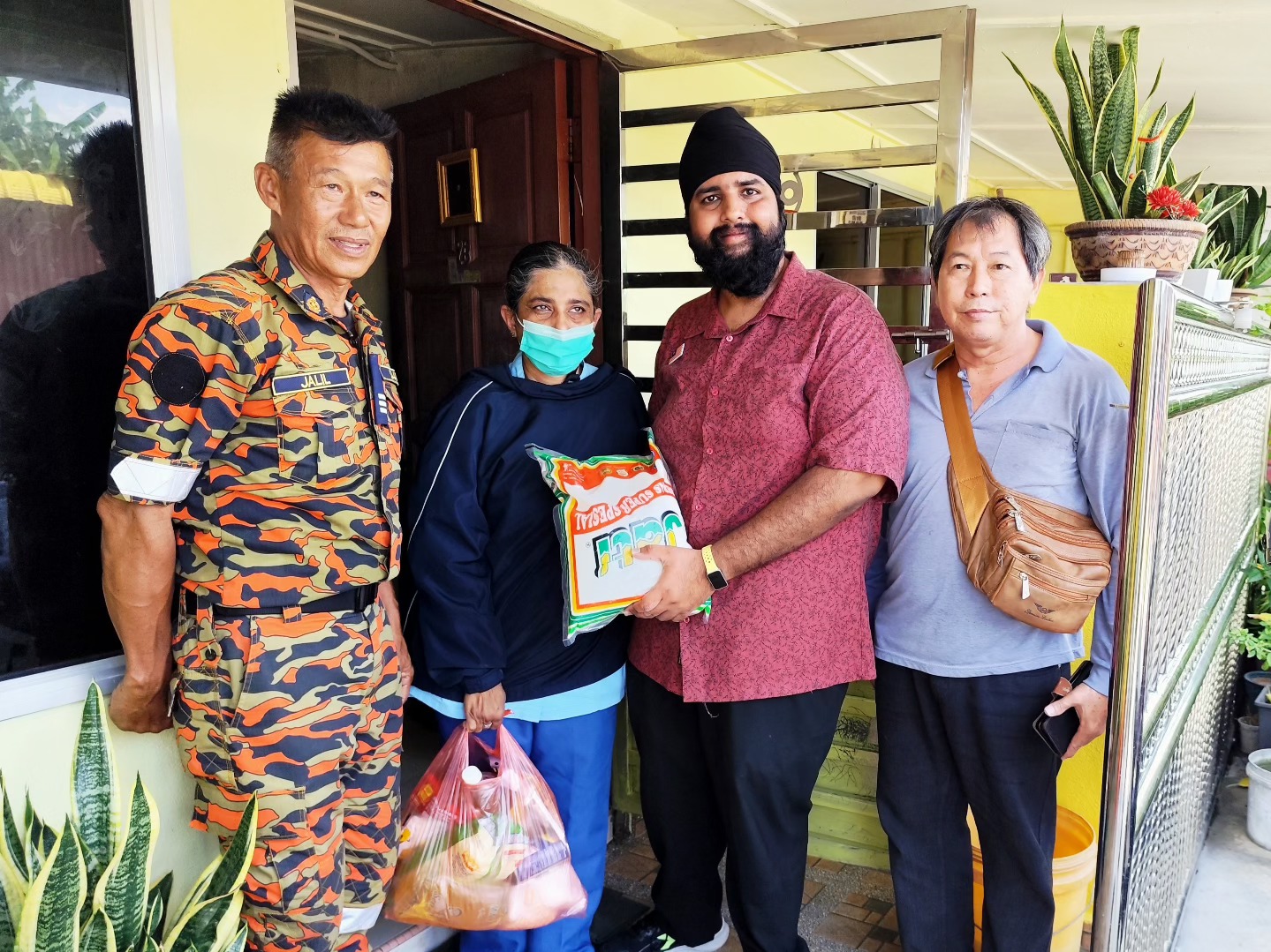 Community Comes Together to Help Their Own | Ipoh Echo