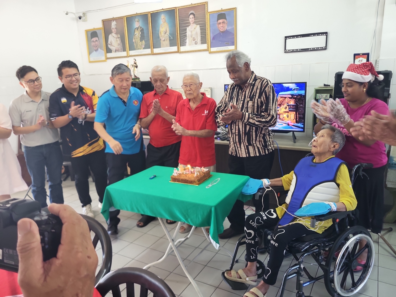 Simee Home for the Aged Celebrated Its Residents in Christmas Lunch ...